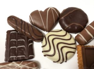 コストコで『カークランド クッキーアソート(ベルギーチョコレート)』がクリスマス缶で超おいしい！ | 買てみた