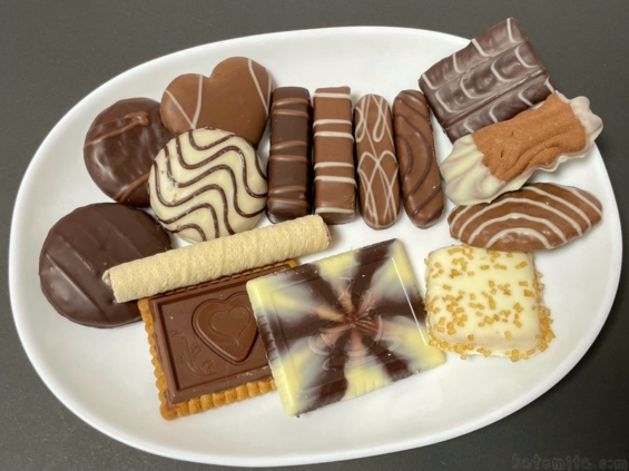 コストコの『カークランド クッキーアソート(ベルギーチョコレート)』が超おいしい！ | 買てみた