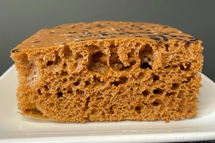 ヤマザキの『ふっくら蒸しぱん黒(沖縄県産黒糖使用)』がゴマと黒糖で超おいしい！ | 買てみた