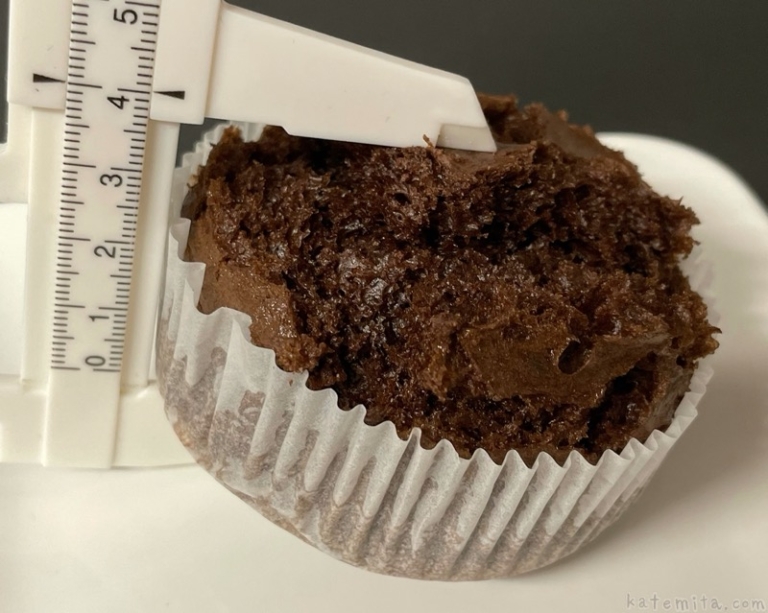 ヤマザキの『チョコ蒸しパン(4個入)』がチョコ生地で甘くて超おいしい！ | 買てみた