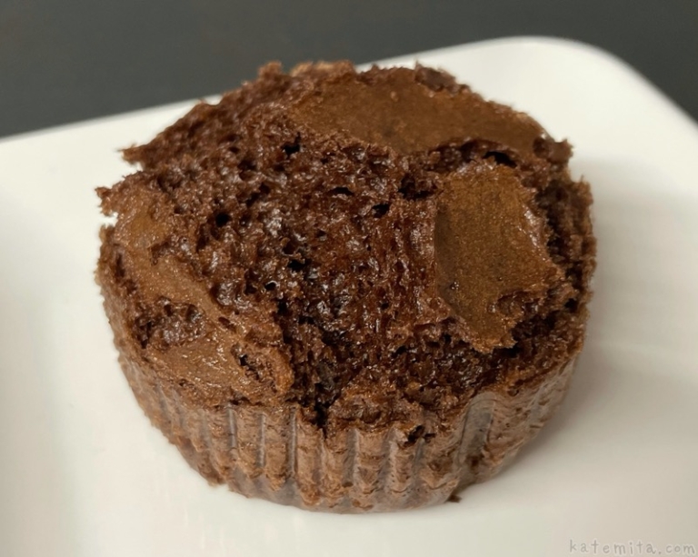 ヤマザキの『チョコ蒸しパン(4個入)』がチョコ生地で甘くて超おいしい！ | 買てみた