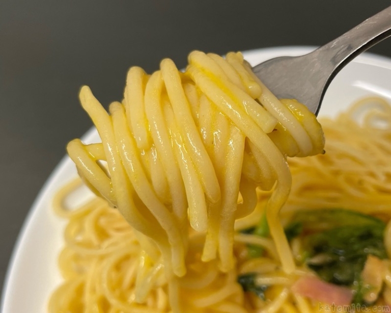 トップバリュの冷凍食品『大盛り クリーミーカルボナーラ』がたっぷり入ってお得で美味しい！ | 買てみた