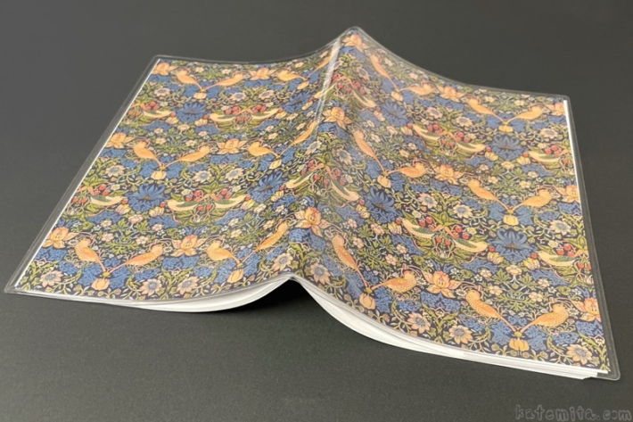 セリアで『B6ダイアリー ウィリアム・モリス 日曜始まり』のスケジュール帳を買いました！ | 買てみた