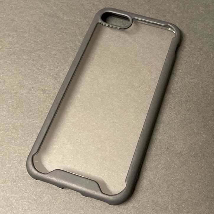 100均の『iPhoneSE対応 スマートフォンケース カラーフレーム背面クリアタイプ』がシンプル！ | 買てみた