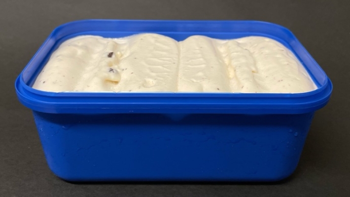 トップバリュの『クッキー&クリームアイスクリーム』がバニラアイスとココアクッキーで美味しい！ | 買てみた