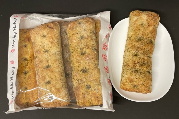 コストコの『フォカッチャファインハーブ』が肉や魚に合うハーブの香りで美味しい！ | 買てみた