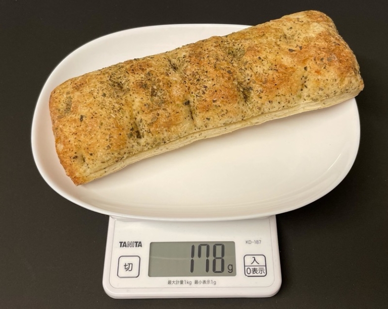 コストコの『フォカッチャファインハーブ』が肉や魚に合うハーブの香りで美味しい！ | 買てみた