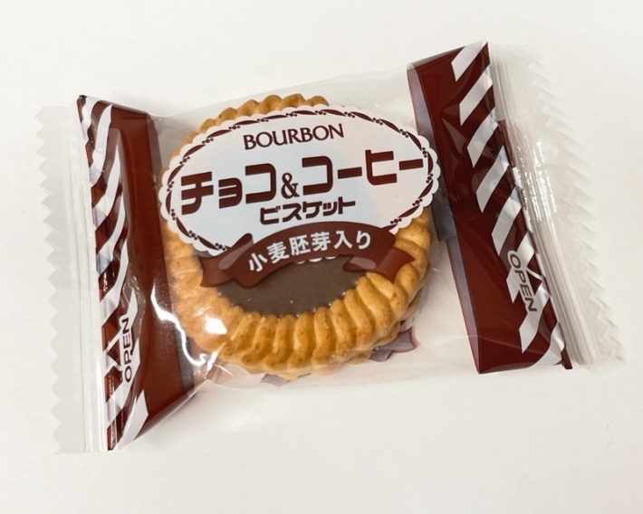 ブルボンの『チョコ＆コーヒービスケット 170g』が個包装でサクサク美味しい！ | 買てみた