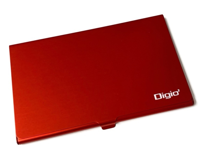ナカバヤシの『Digio2 メモリーカードケース アルミ SDカード 1枚 ・ microSDカード 6枚 収納 レッド』が薄くて良い！ | 買てみた