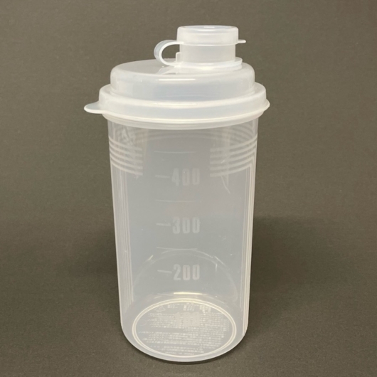 100均の『まかせてポット540ml目盛り付き』がシェイカーで使うと便利。 | 買てみた