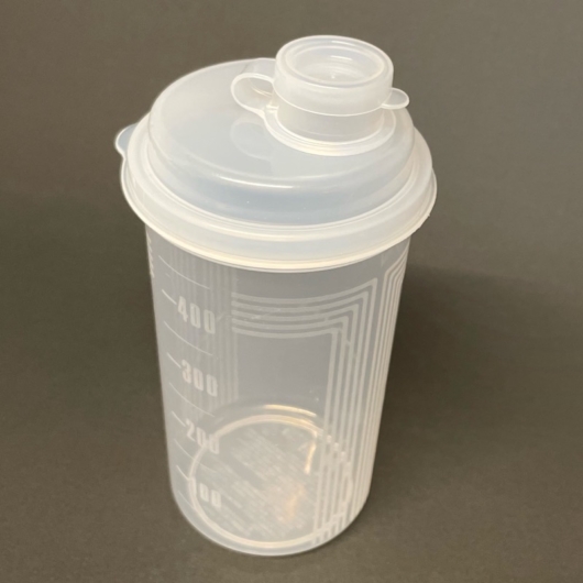 100均の『まかせてポット540ml目盛り付き』がシェイカーで使うと便利。 | 買てみた