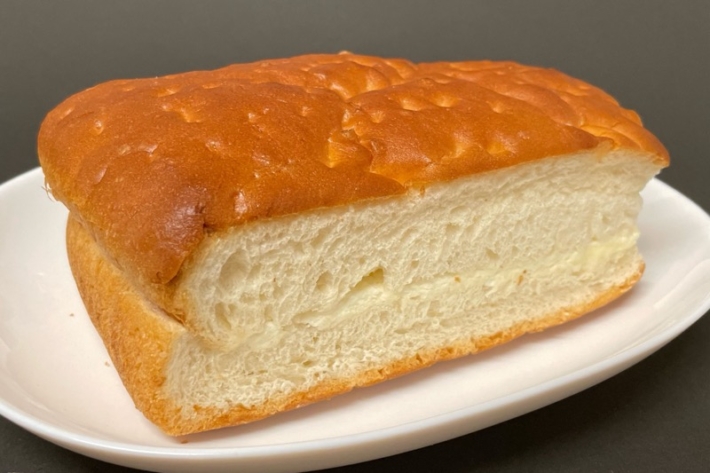 モンドウル田村屋の『牛乳パン』が四角いパンに間にクリームで美味しい！ | 買てみた
