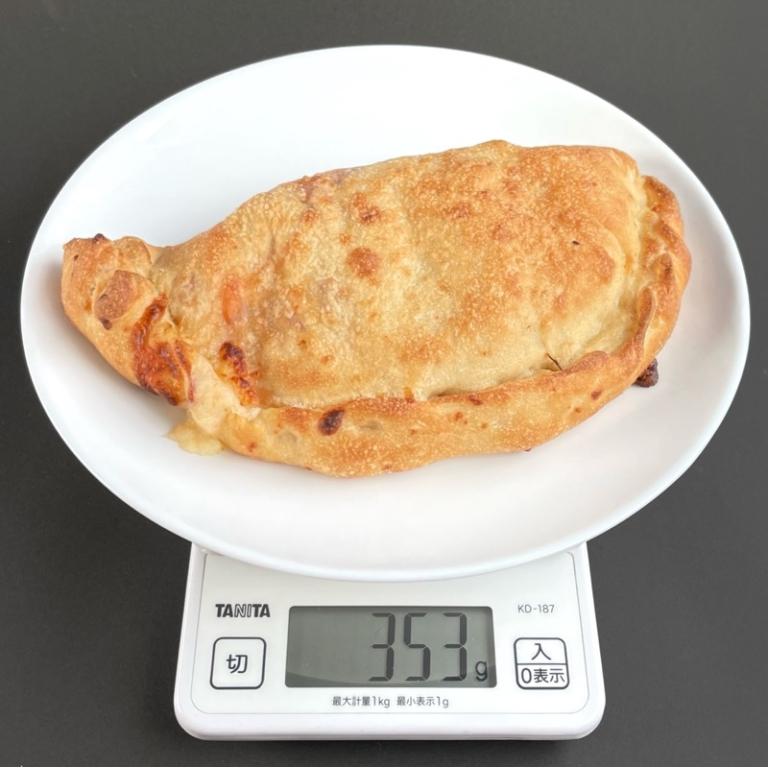 コストコの『カルツォーネ』がフードコートの商品でソーセージたっぷりで美味しい！ | 買てみた