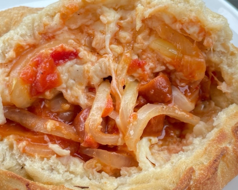 コストコの『カルツォーネ』がフードコートの商品でソーセージたっぷりで美味しい！ | 買てみた