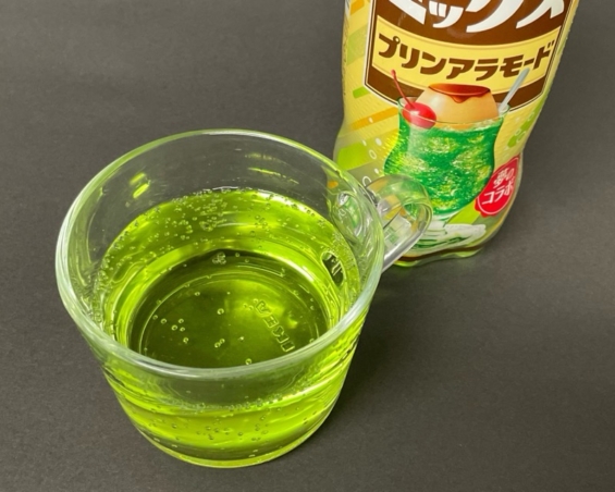 サントリーの『POP メロンソーダ ミックスプリンアラモード』がプリンの味がして美味しい！ | 買てみた